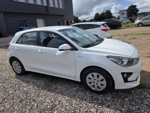 White Kia Rio 2021 in Taurage, with an engine capacity of 1.20 L and mileage of 85 thousand km for 9000 €, photo  on AUTOMOTO.COM.LV