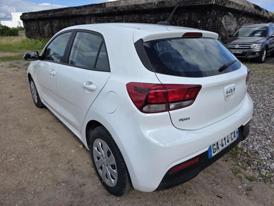 Balts Kia Rio 2021 Tauragė, ar dzinēja tilpumu 1.20 L un nobraukumu 85 tūkst. km par 9000 €, foto 3 vietnē AUTOMOTO.COM.LV