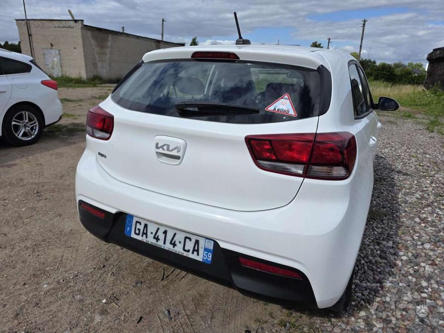 Balts Kia Rio 2021 Tauragė, ar dzinēja tilpumu 1.20 L un nobraukumu 85 tūkst. km par 9000 €, foto 7 vietnē AUTOMOTO.COM.LV