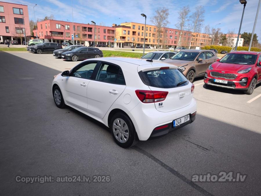 White Kia Rio 2023 in Tallinn, with an engine capacity of 1.20 L and mileage of 20 thousand km for 12800 €, photo 5 on AUTOMOTO.COM.LV