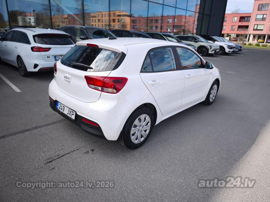 White Kia Rio 2023 in Tallinn, with an engine capacity of 1.20 L and mileage of 20 thousand km for 12800 €, photo 8 on AUTOMOTO.COM.LV