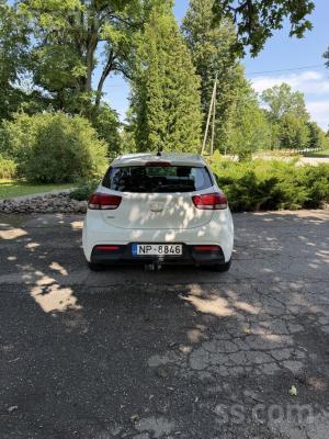 White Kia Rio 2023 in Tukums, with an engine capacity of 1.20 L and mileage of 37 thousand km for 10800 €, photo 8 on AUTOMOTO.COM.LV