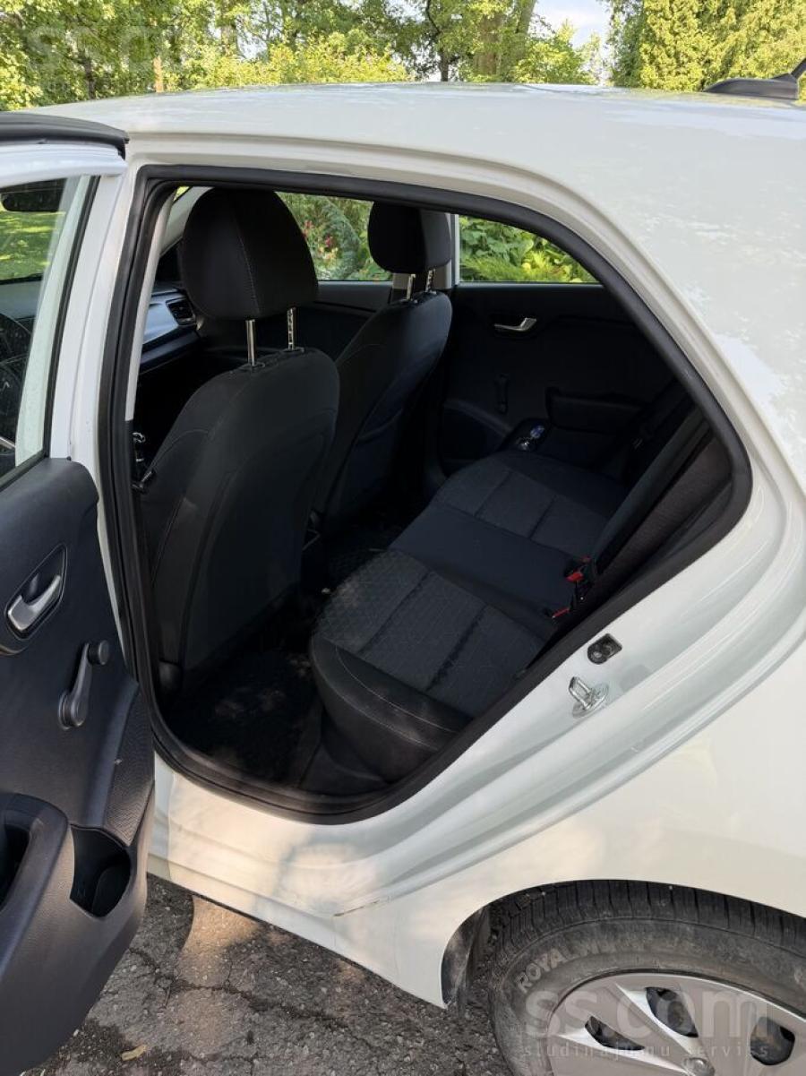 White Kia Rio 2023 in Tukums, with an engine capacity of 1.20 L and mileage of 37 thousand km for 10800 €, photo 11 on AUTOMOTO.COM.LV