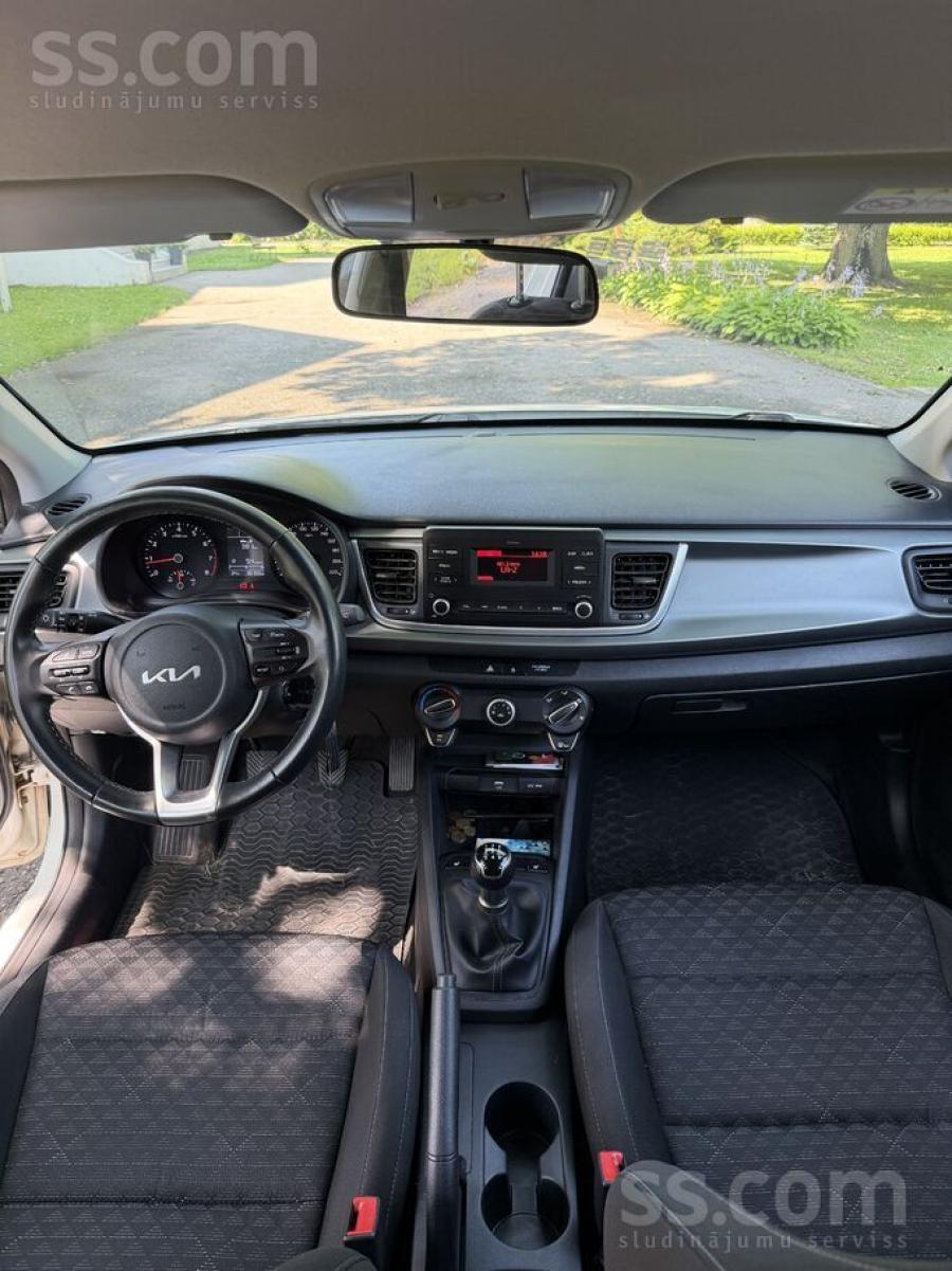 White Kia Rio 2023 in Tukums, with an engine capacity of 1.20 L and mileage of 37 thousand km for 10800 €, photo 12 on AUTOMOTO.COM.LV