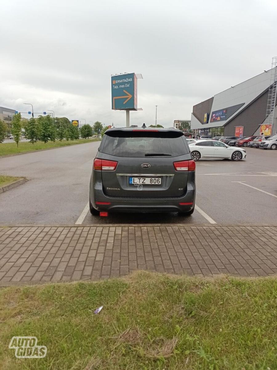 Kia Sedona 2017 Kauņa, ar dzinēja tilpumu 3.30 L un nobraukumu 200 tūkst. km par 9700 €, foto 4 vietnē AUTOMOTO.COM.LV