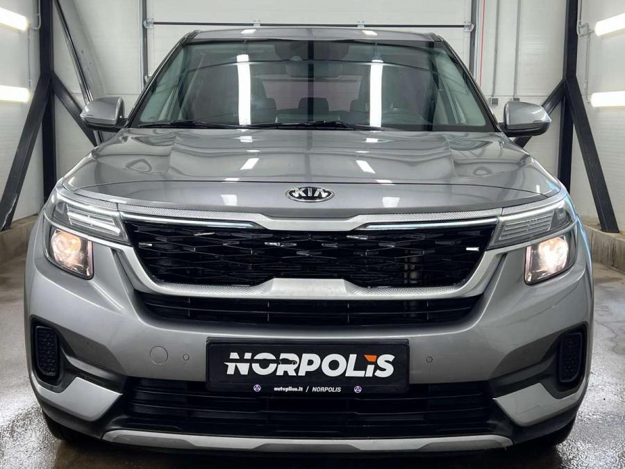Grey Kia Seltos 2021 in Vilnius, with an engine capacity of 1.60 L and mileage of 241 thousand km for 13500 €, photo 3 on AUTOMOTO.COM.LV