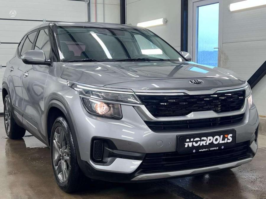 Grey Kia Seltos 2021 in Vilnius, with an engine capacity of 1.60 L and mileage of 241 thousand km for 13500 €, photo 4 on AUTOMOTO.COM.LV