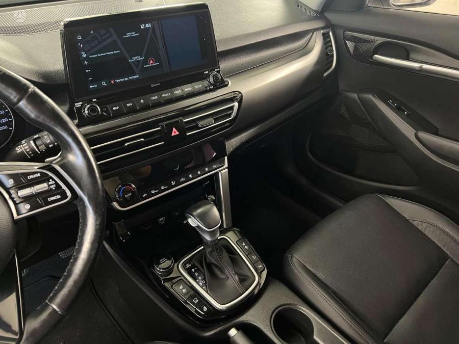 Grey Kia Seltos 2021 in Vilnius, with an engine capacity of 1.60 L and mileage of 241 thousand km for 13500 €, photo 19 on AUTOMOTO.COM.LV