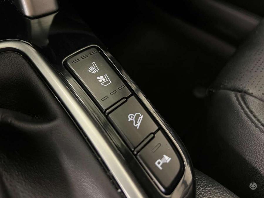 Grey Kia Seltos 2021 in Vilnius, with an engine capacity of 1.60 L and mileage of 241 thousand km for 13500 €, photo 22 on AUTOMOTO.COM.LV