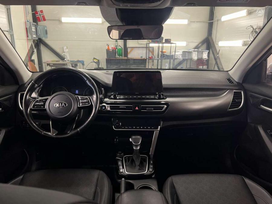 Grey Kia Seltos 2021 in Vilnius, with an engine capacity of 1.60 L and mileage of 241 thousand km for 13500 €, photo 31 on AUTOMOTO.COM.LV