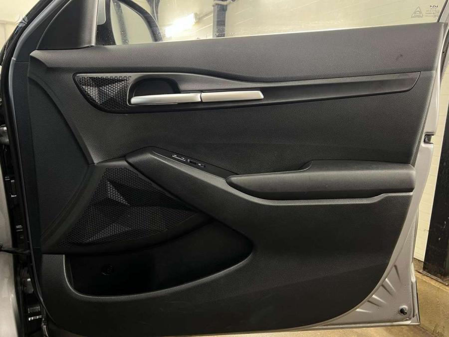 Grey Kia Seltos 2021 in Vilnius, with an engine capacity of 1.60 L and mileage of 241 thousand km for 13500 €, photo 35 on AUTOMOTO.COM.LV