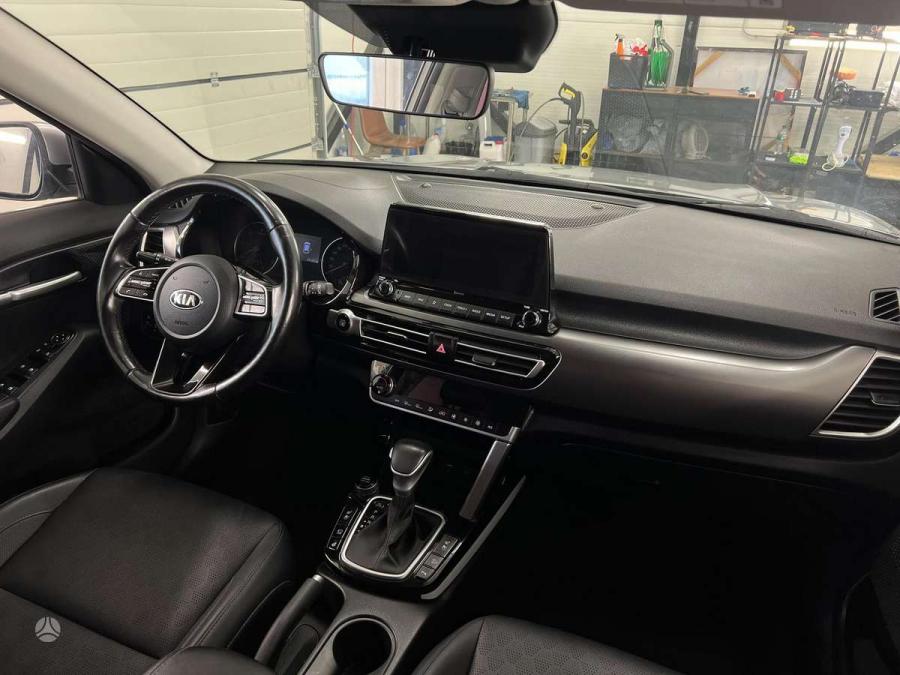 Grey Kia Seltos 2021 in Vilnius, with an engine capacity of 1.60 L and mileage of 241 thousand km for 13500 €, photo 37 on AUTOMOTO.COM.LV