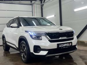 Balts Kia Seltos 2020 Viļņa, ar dzinēja tilpumu 1.60 L un nobraukumu 161 tūkst. km par 14519 €, foto  vietnē AUTOMOTO.COM.LV