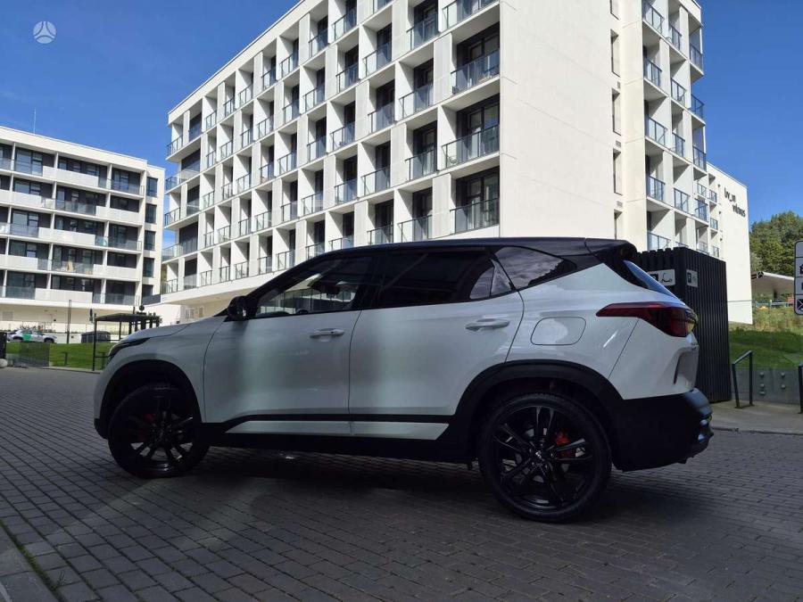 White Kia Seltos 2020 in Vilnius, with an engine capacity of 1.60 L and mileage of 186 thousand km for 14500 €, photo 20 on AUTOMOTO.COM.LV
