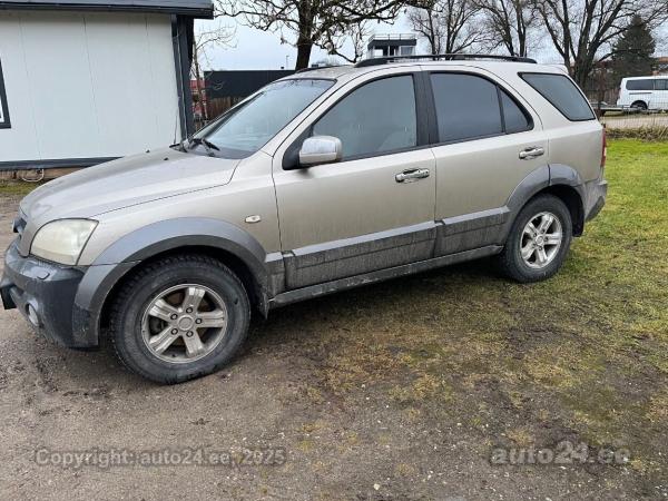 Smilšu krāsa Kia Sorento 2006 Viljandi, ar dzinēja tilpumu 2.50 L un nobraukumu 210 tūkst. km par 950 €, foto 4 vietnē AUTOMOTO.COM.LV