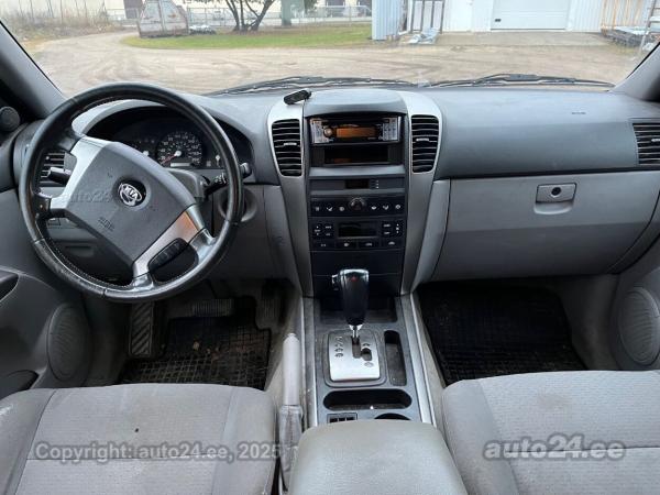 Smilšu krāsa Kia Sorento 2006 Viljandi, ar dzinēja tilpumu 2.50 L un nobraukumu 210 tūkst. km par 950 €, foto 5 vietnē AUTOMOTO.COM.LV