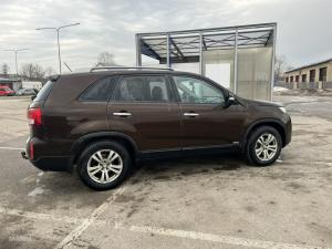 Smilšu krāsa Kia Sorento 2014 Tallina, ar dzinēja tilpumu 0.00 L un nobraukumu 351 tūkst. km par 7500 €, foto 14 vietnē AUTOMOTO.COM.LV