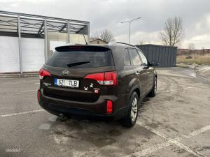 Smilšu krāsa Kia Sorento 2014 Tallina, ar dzinēja tilpumu 0.00 L un nobraukumu 351 tūkst. km par 7500 €, foto 15 vietnē AUTOMOTO.COM.LV