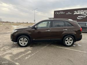Smilšu krāsa Kia Sorento 2014 Tallina, ar dzinēja tilpumu 0.00 L un nobraukumu 351 tūkst. km par 7500 €, foto 17 vietnē AUTOMOTO.COM.LV