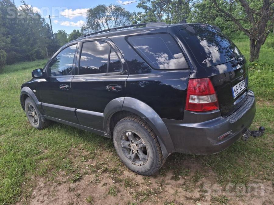 Melns Kia Sorento 2002 Rēzekne, ar dzinēja tilpumu 2.50 L un nobraukumu 0 tūkst. km par 1800 €, foto 3 vietnē AUTOMOTO.COM.LV
