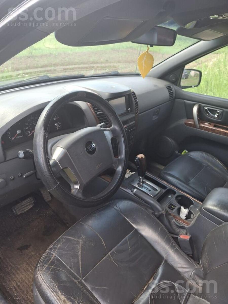 Melns Kia Sorento 2002 Rēzekne, ar dzinēja tilpumu 2.50 L un nobraukumu 0 tūkst. km par 1800 €, foto 4 vietnē AUTOMOTO.COM.LV