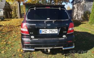 Black Kia Sorento 2003 in Daugavpils, with an engine capacity of 2.50 L and mileage of 333 thousand km for 1680 €, photo 3 on AUTOMOTO.COM.LV