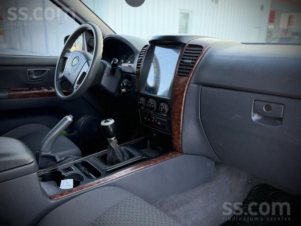 Black Kia Sorento 2003 in Jelgava, with an engine capacity of 2.50 L and mileage of 316 thousand km for 2850 €, photo 7 on AUTOMOTO.COM.LV