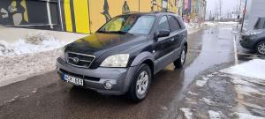 Black Kia Sorento 2003 in Vilnius, with an engine capacity of 2.50 L and mileage of 299 thousand km for 2100 €, photo  on AUTOMOTO.COM.LV