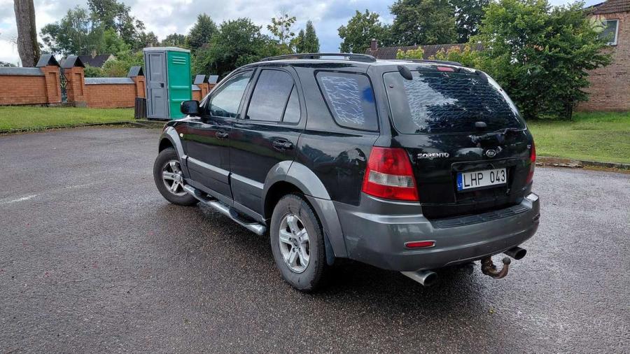 Melns Kia Sorento 2003 Biržai, ar dzinēja tilpumu 2.50 L un nobraukumu 356 tūkst. km par 1300 €, foto 5 vietnē AUTOMOTO.COM.LV