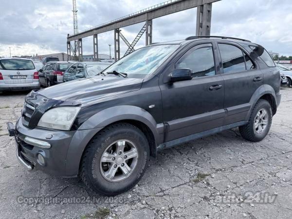 Melns Kia Sorento 2003 Tallina, ar dzinēja tilpumu 2.50 L un nobraukumu 343 tūkst. km par 999 €, foto 2 vietnē AUTOMOTO.COM.LV