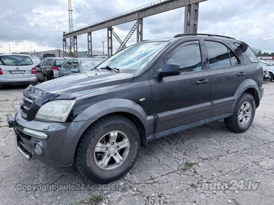 Melns Kia Sorento 2003 Tallina, ar dzinēja tilpumu 2.50 L un nobraukumu 343 tūkst. km par 999 €, foto 3 vietnē AUTOMOTO.COM.LV
