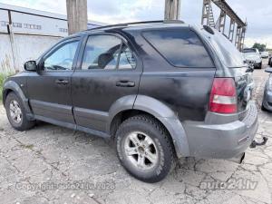 Melns Kia Sorento 2003 Tallina, ar dzinēja tilpumu 2.50 L un nobraukumu 343 tūkst. km par 999 €, foto 5 vietnē AUTOMOTO.COM.LV
