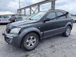 Black Kia Sorento 2003 in Tallinn, with an engine capacity of 2.50 L and mileage of 343 thousand km for 999 €, photo 3 on AUTOMOTO.COM.LV