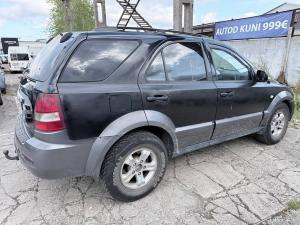 Black Kia Sorento 2003 in Tallinn, with an engine capacity of 2.50 L and mileage of 343 thousand km for 999 €, photo 4 on AUTOMOTO.COM.LV