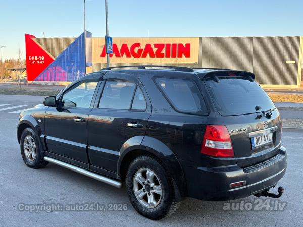 Black Kia Sorento 2004 in Rapla, with an engine capacity of 2.50 L and mileage of 362 thousand km for 1400 €, photo 3 on AUTOMOTO.COM.LV