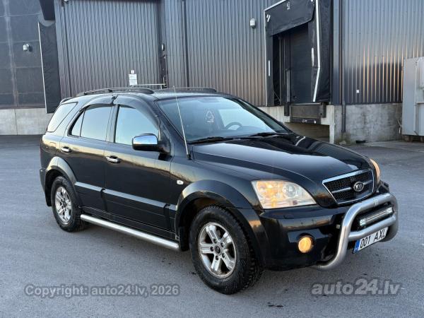 Black Kia Sorento 2004 in Rapla, with an engine capacity of 2.50 L and mileage of 362 thousand km for 1400 €, photo 4 on AUTOMOTO.COM.LV