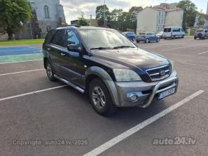 Melns Kia Sorento 2004 Narva, ar dzinēja tilpumu 3.50 L un nobraukumu 231 tūkst. km par 950 €, foto 3 vietnē AUTOMOTO.COM.LV