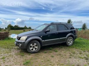 Black Kia Sorento 2004 in Liepaja, with an engine capacity of 2.50 L and mileage of 375 thousand km for 1500 €, photo  on AUTOMOTO.COM.LV