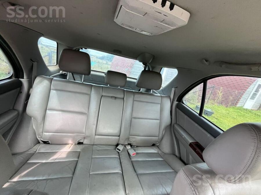Black Kia Sorento 2004 in Liepaja, with an engine capacity of 2.50 L and mileage of 375 thousand km for 1500 €, photo 5 on AUTOMOTO.COM.LV
