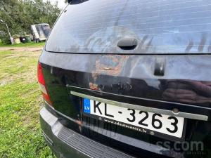 Black Kia Sorento 2004 in Liepaja, with an engine capacity of 2.50 L and mileage of 375 thousand km for 1500 €, photo 8 on AUTOMOTO.COM.LV