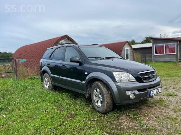 Black Kia Sorento 2004 in Liepaja, with an engine capacity of 2.50 L and mileage of 375 thousand km for 1500 €, photo 10 on AUTOMOTO.COM.LV