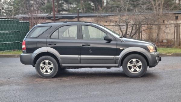 Melns Kia Sorento 2005 Viļņa, ar dzinēja tilpumu 2.50 L un nobraukumu 265 tūkst. km par 2500 €, foto 3 vietnē AUTOMOTO.COM.LV