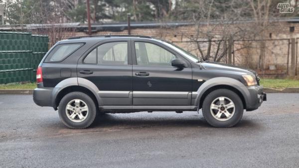 Melns Kia Sorento 2005 Viļņa, ar dzinēja tilpumu 2.50 L un nobraukumu 265 tūkst. km par 2350 €, foto 3 vietnē AUTOMOTO.COM.LV