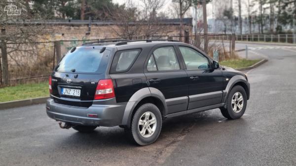 Melns Kia Sorento 2005 Viļņa, ar dzinēja tilpumu 2.50 L un nobraukumu 265 tūkst. km par 2350 €, foto 4 vietnē AUTOMOTO.COM.LV