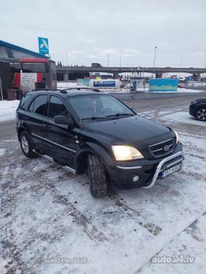 Black Kia Sorento 2005 in Jogeva, with an engine capacity of 2.50 L and mileage of 367 thousand km for 2000 €, photo  on AUTOMOTO.COM.LV