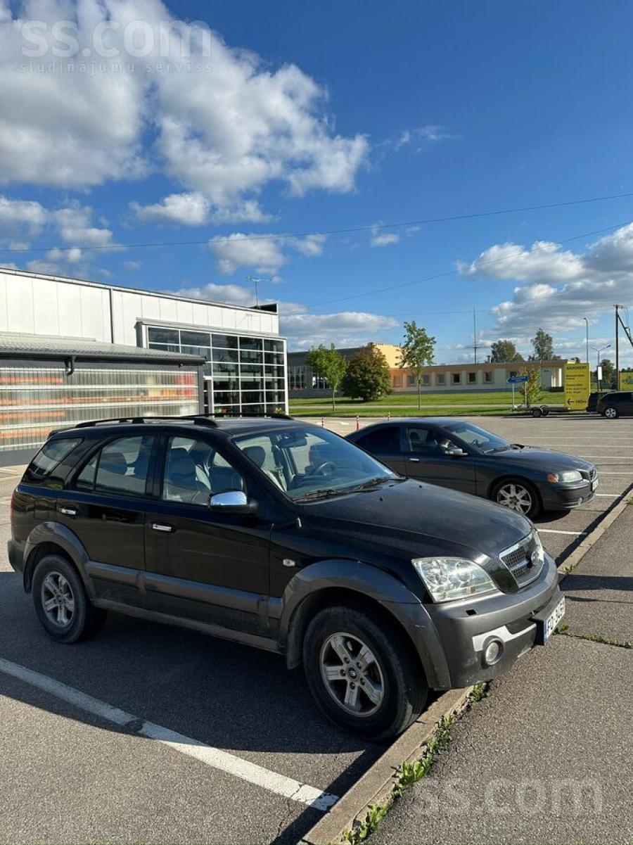 Melns Kia Sorento 2005 Rīga, ar dzinēja tilpumu 2.40 L un nobraukumu 204 tūkst. km par 1850 €, foto 3 vietnē AUTOMOTO.COM.LV