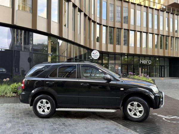Melns Kia Sorento 2005 Viļņa, ar dzinēja tilpumu 2.40 L un nobraukumu 180 tūkst. km par 2450 €, foto 5 vietnē AUTOMOTO.COM.LV
