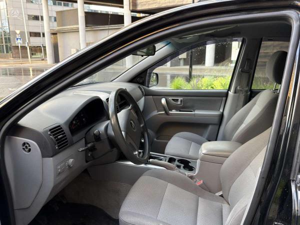 Melns Kia Sorento 2005 Viļņa, ar dzinēja tilpumu 2.40 L un nobraukumu 180 tūkst. km par 2450 €, foto 7 vietnē AUTOMOTO.COM.LV