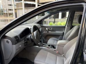 Black Kia Sorento 2005 in Vilnius, with an engine capacity of 2.40 L and mileage of 180 thousand km for 2450 €, photo 8 on AUTOMOTO.COM.LV