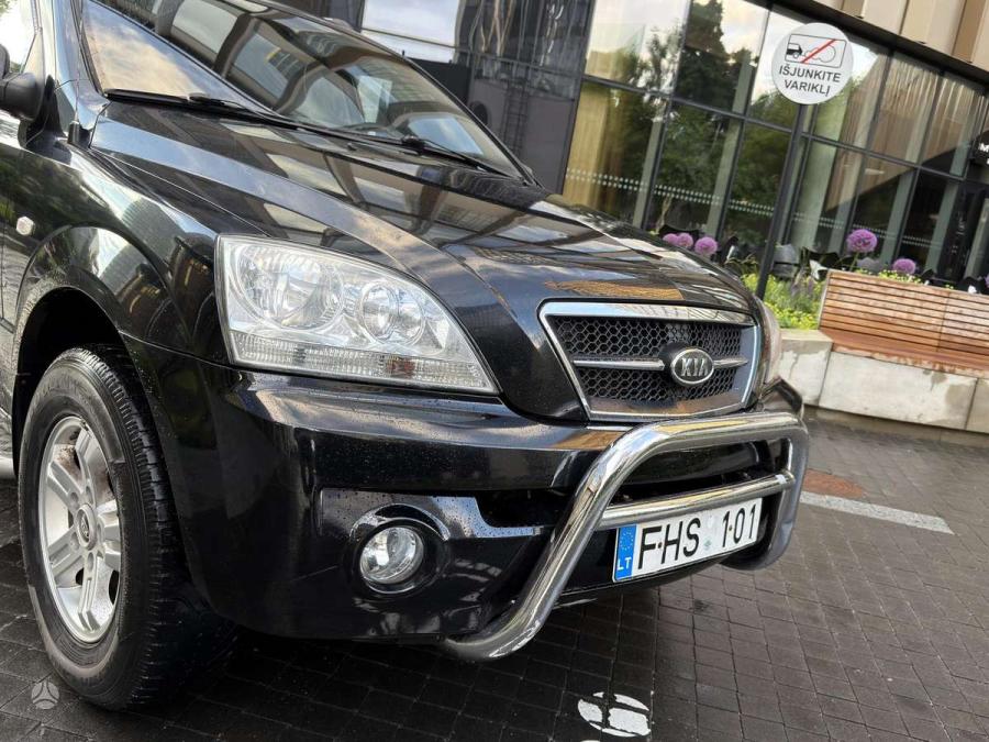 Black Kia Sorento 2005 in Vilnius, with an engine capacity of 2.40 L and mileage of 180 thousand km for 2450 €, photo 18 on AUTOMOTO.COM.LV